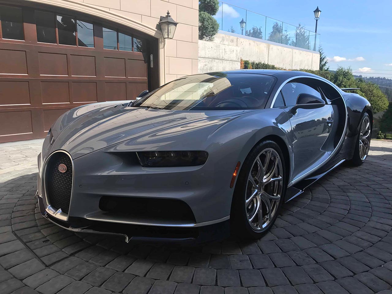 I Test Drove a Bugatti, and Now I Want to Drive it Everywhere ...