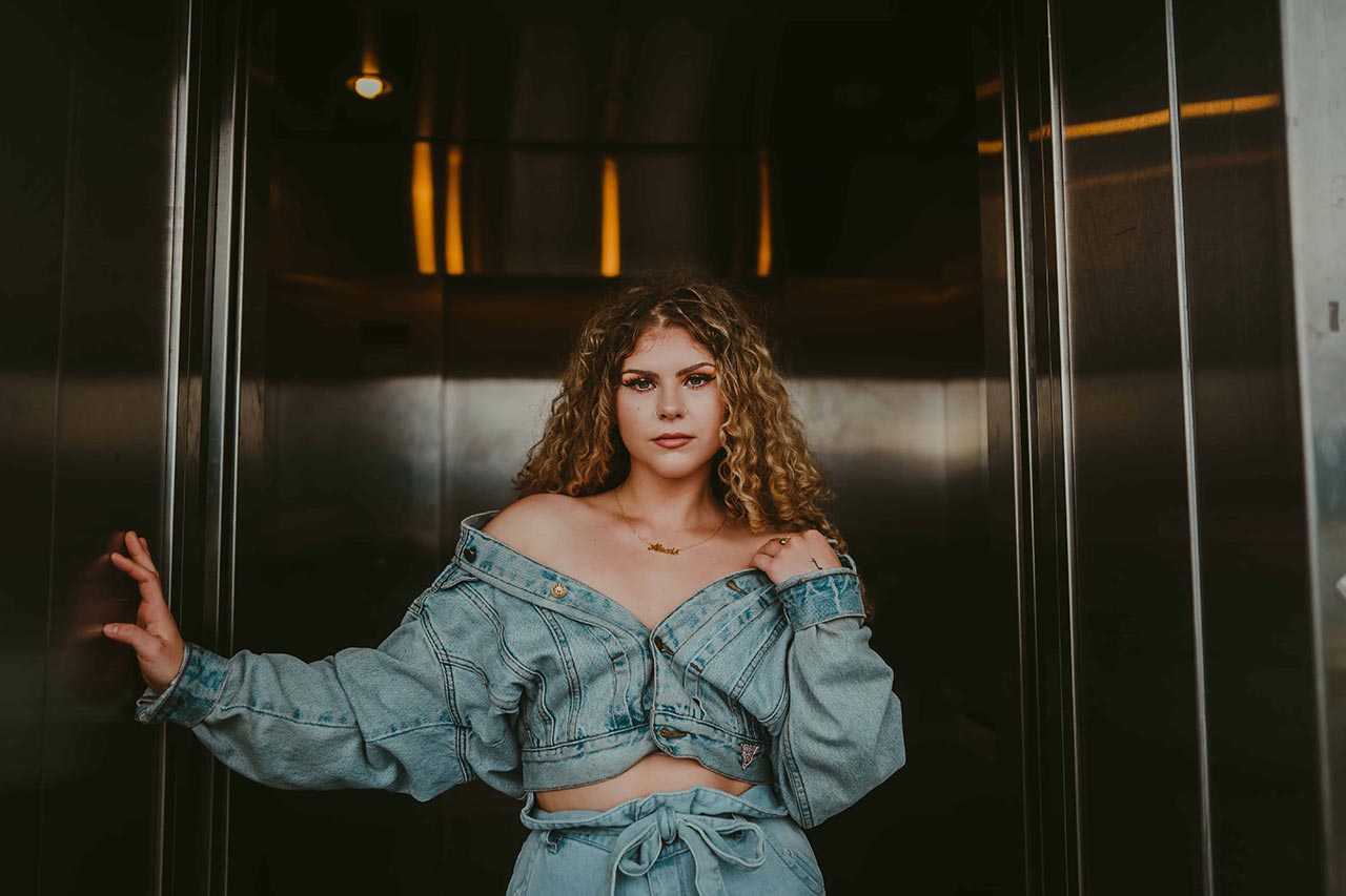 Alexis Lynn's Latest Single "Bubble" Isn't About the Pandemic, But It ...